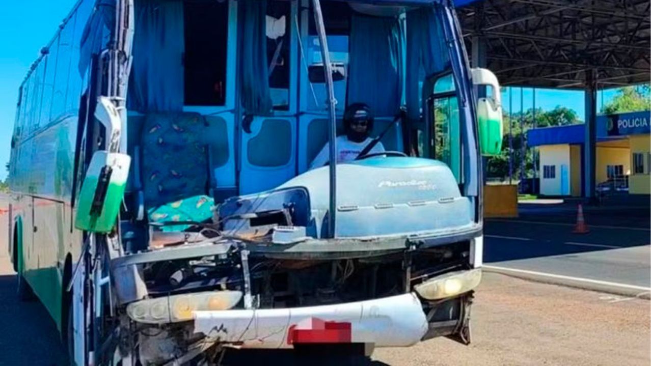 "Economia" Arriscada: Motorista é Multado ao Dirigir Ônibus sem Para ...